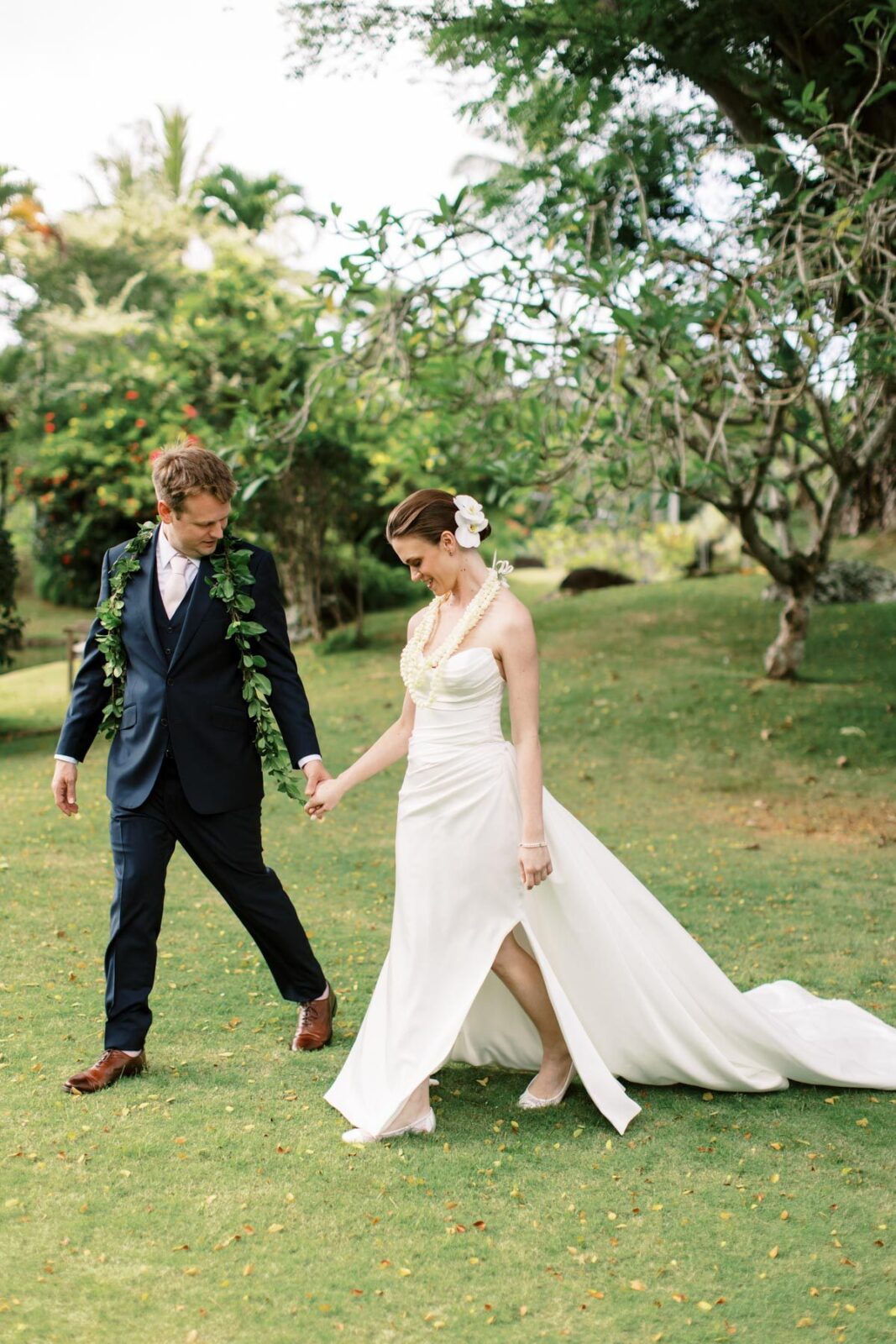 Nicole and Lee's Stunning Na Aina Kai Wedding on Kauai - Megan Moura ...